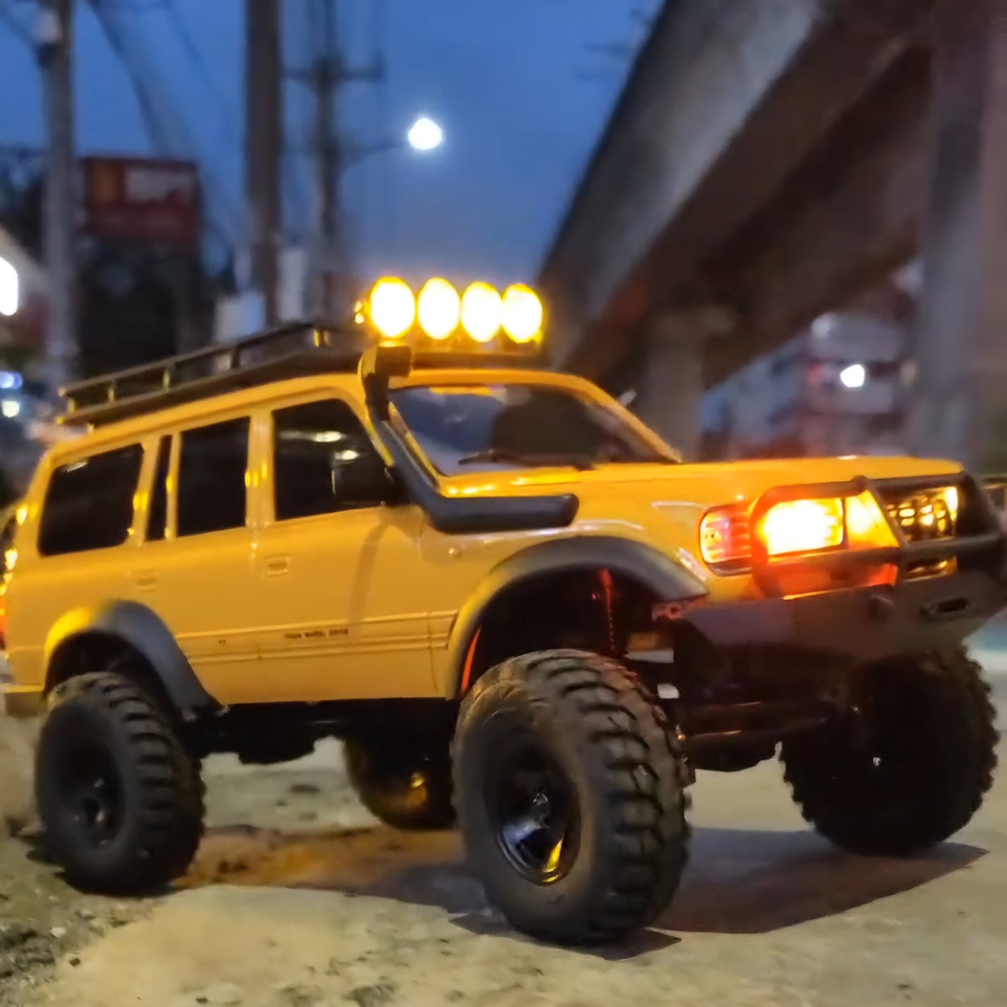 1:18 FMS Toyota LC80 Land Cruiser Crawler – Toy Tycoon