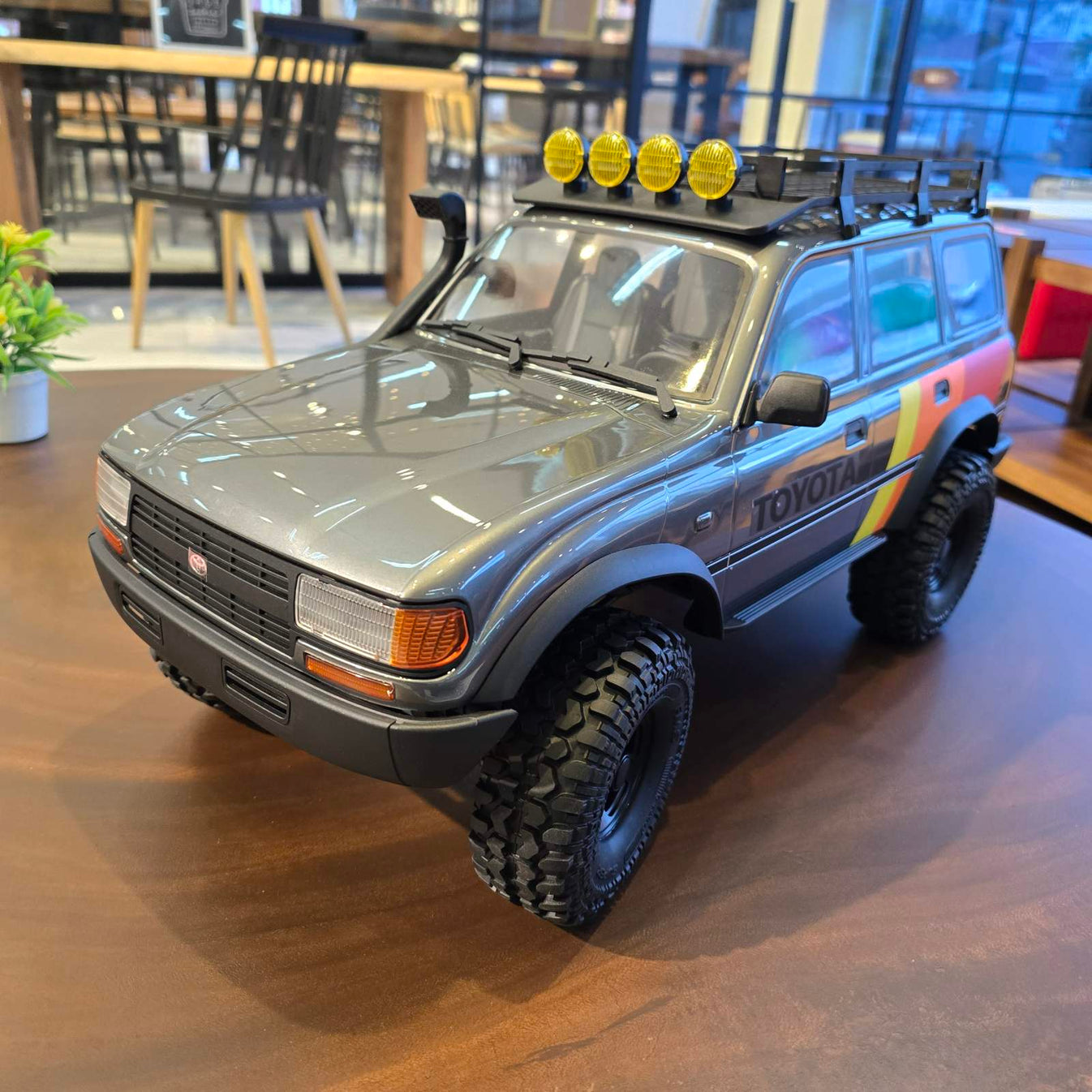 1:10 FCX10 LC80 Crawler – Toy Tycoon